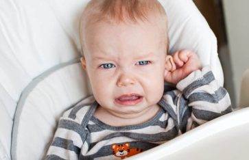 Baby Tilting Its Head To Shoulder Teething - Annie Baby Monitor