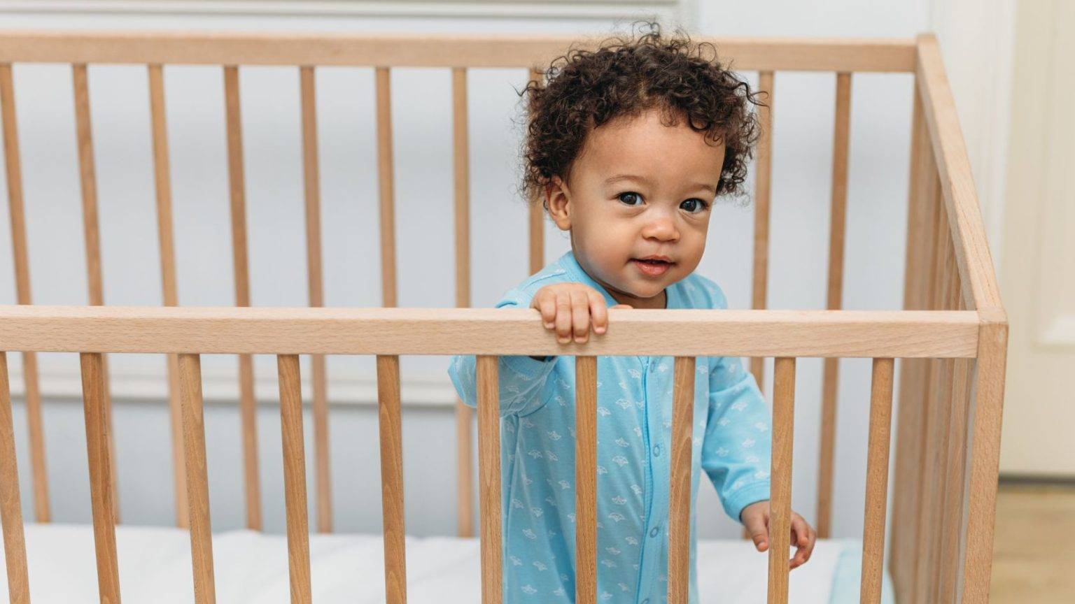 How to Transition From Bassinet to Crib - Annie Baby Monitor